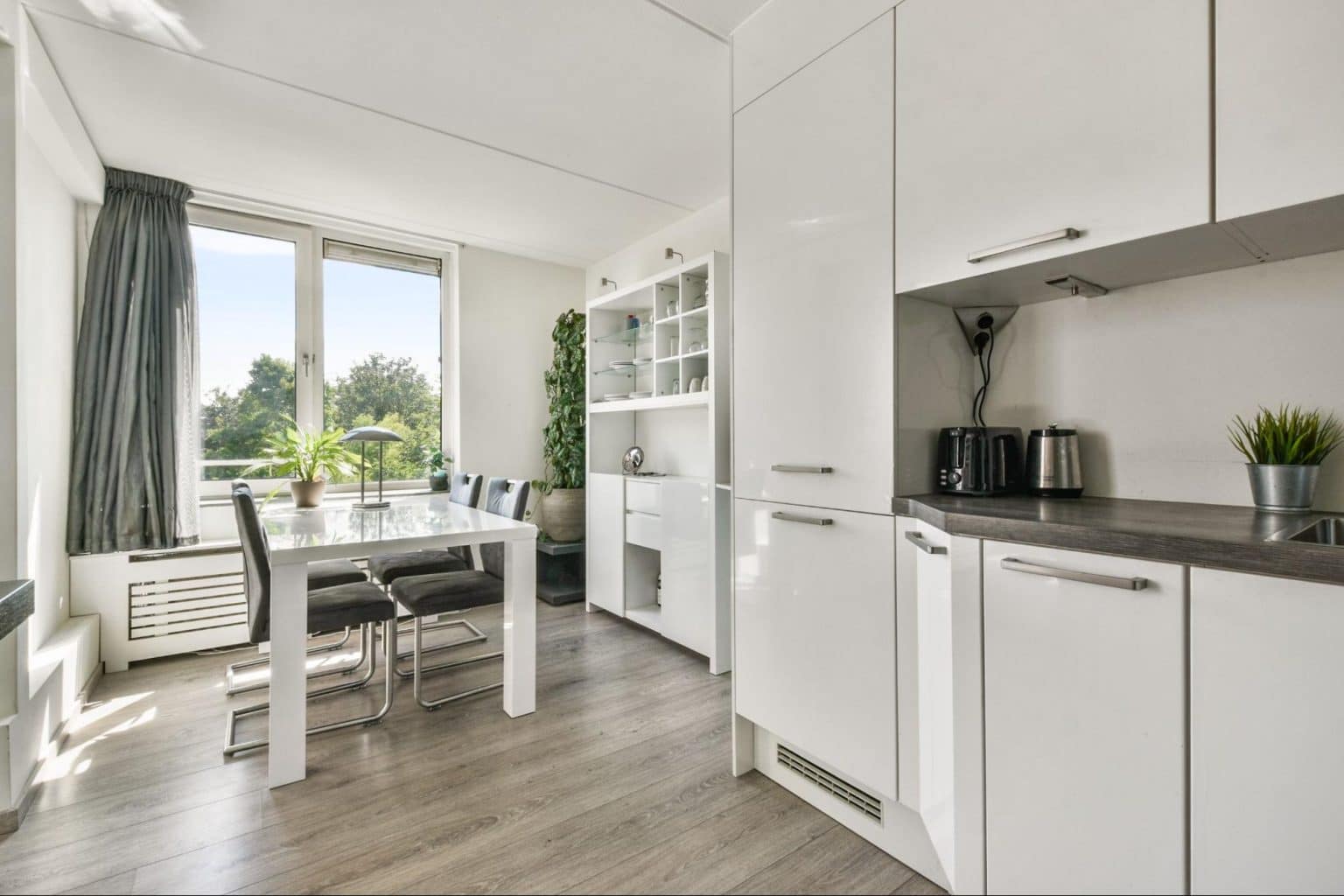 Modern Window Styles for Residences & Commercial Buildings